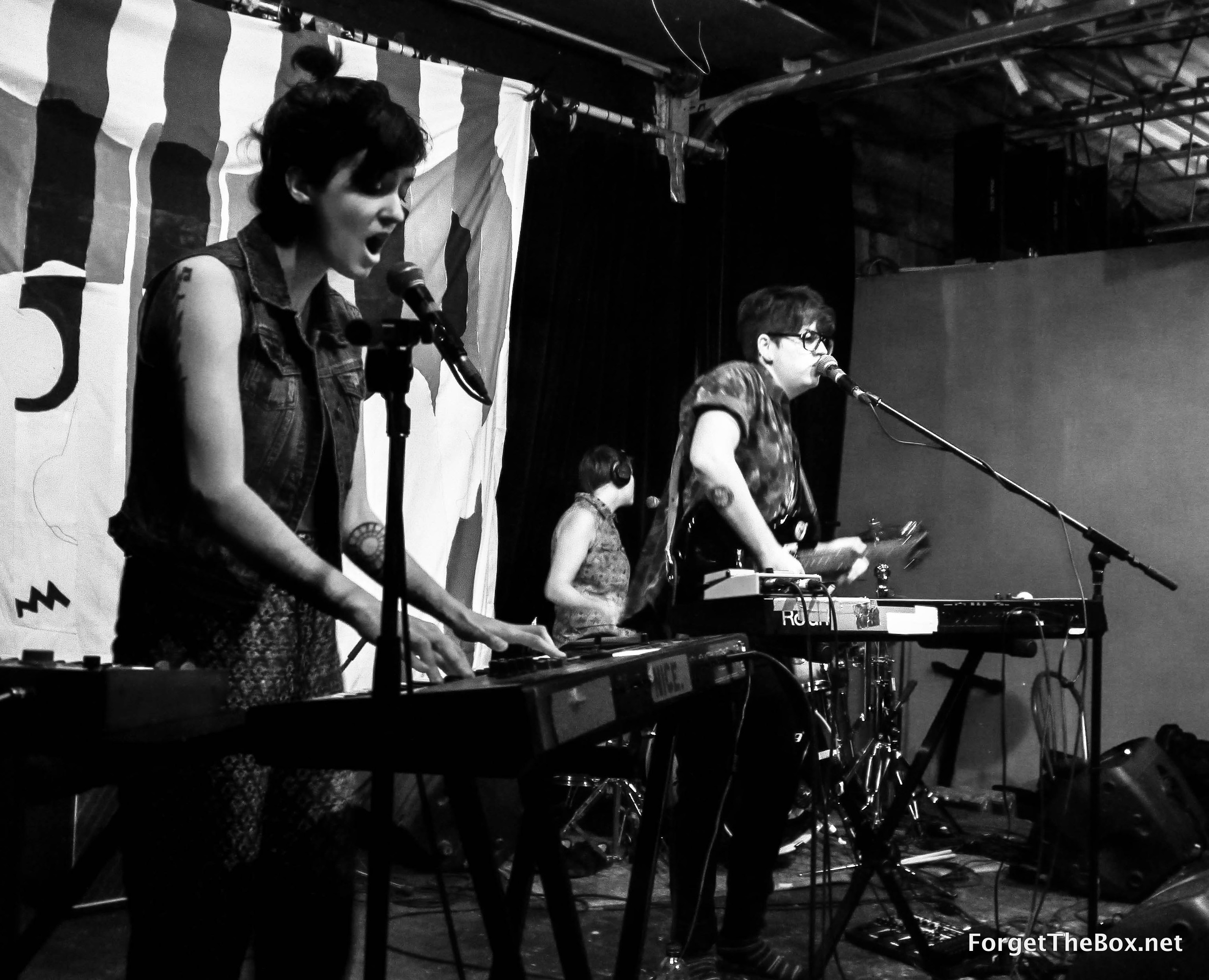 You can feel it in your (Diamond) Bones - Forget The Box